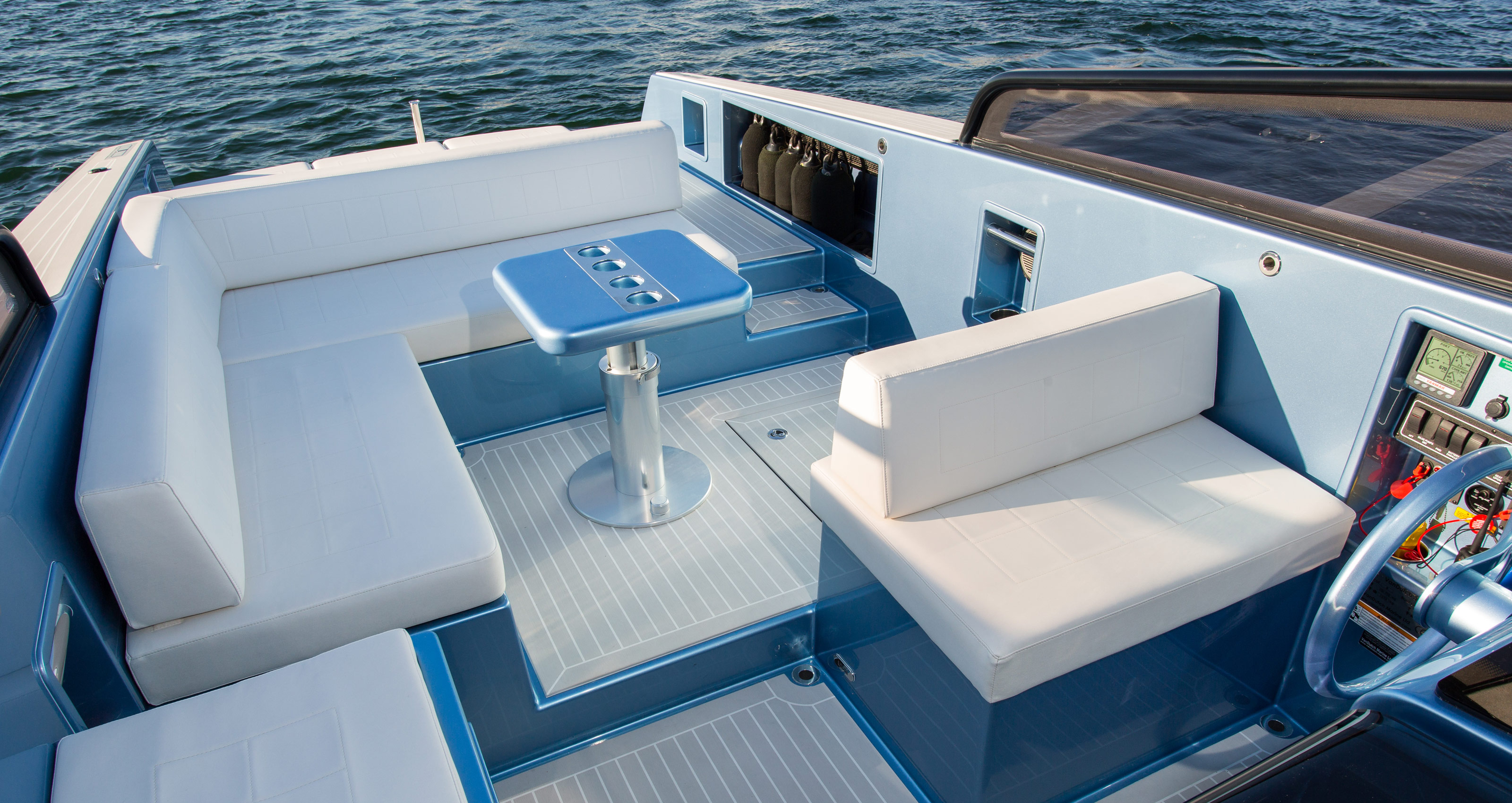 VanDutch Marine unveils Bentley Blue VanDutch 30 Yacht | Centurion Magazine